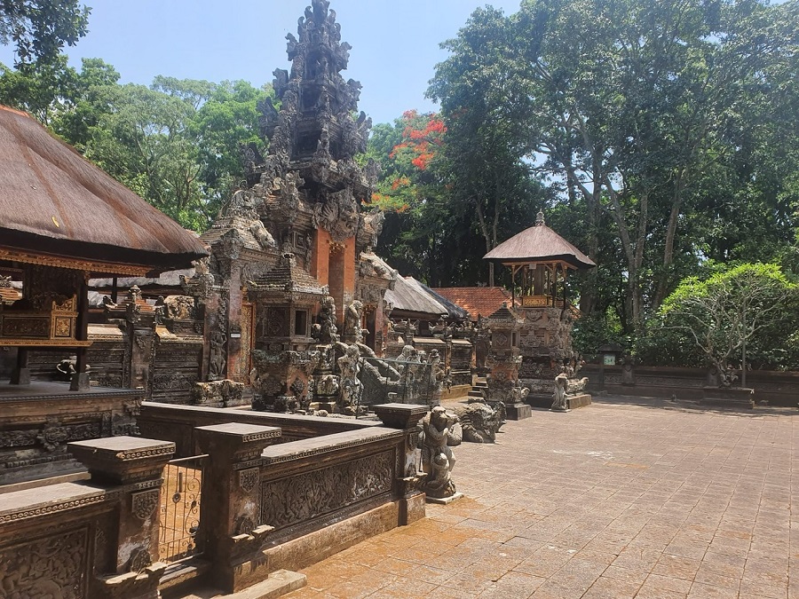 Visiting the Sacred Monkey Forest Sanctuary in Ubud – What Kirsty did next